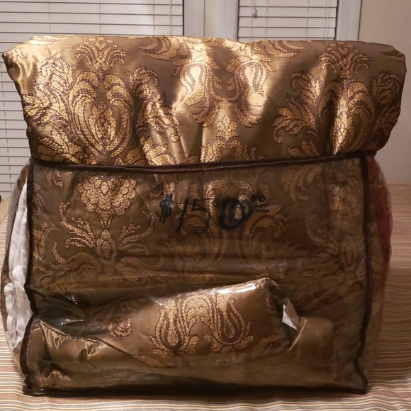 Lenox | Bedding | Lenox Queen Size Comforter | Poshmark